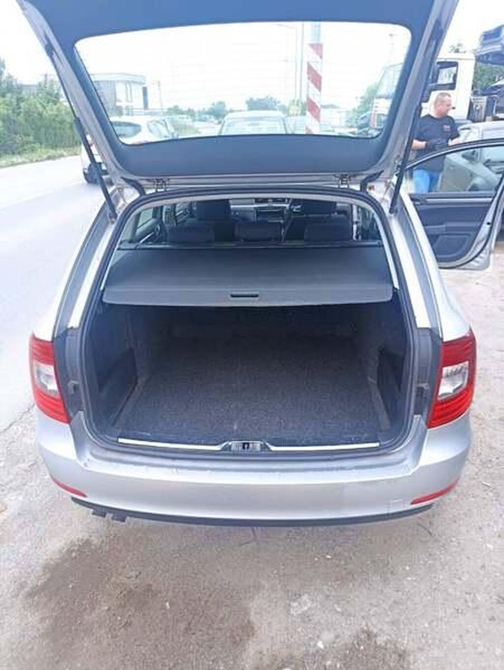 ZADNJI BRANIK KARAVAN ZA ŠKODA SUPERB OD 2013. DO 2015. GOD. |