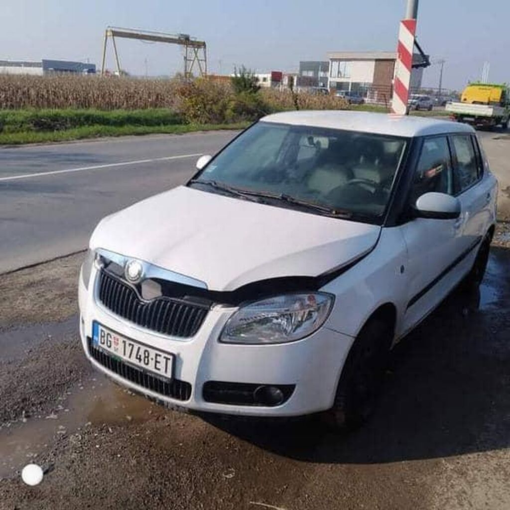 VRATA KRILA BRANICI MEHANIKA ZA ŠKODA FABIA OD 2007. DO 2013. GOD. |