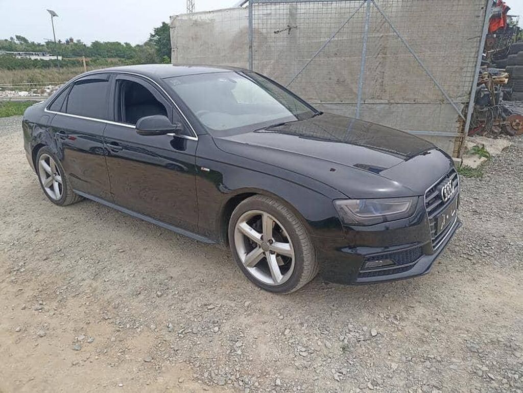 B8 5 ZADNJA DESNA VRATA ZA AUDI A4 OD 2012. DO 2015. GOD. | AUDI A4