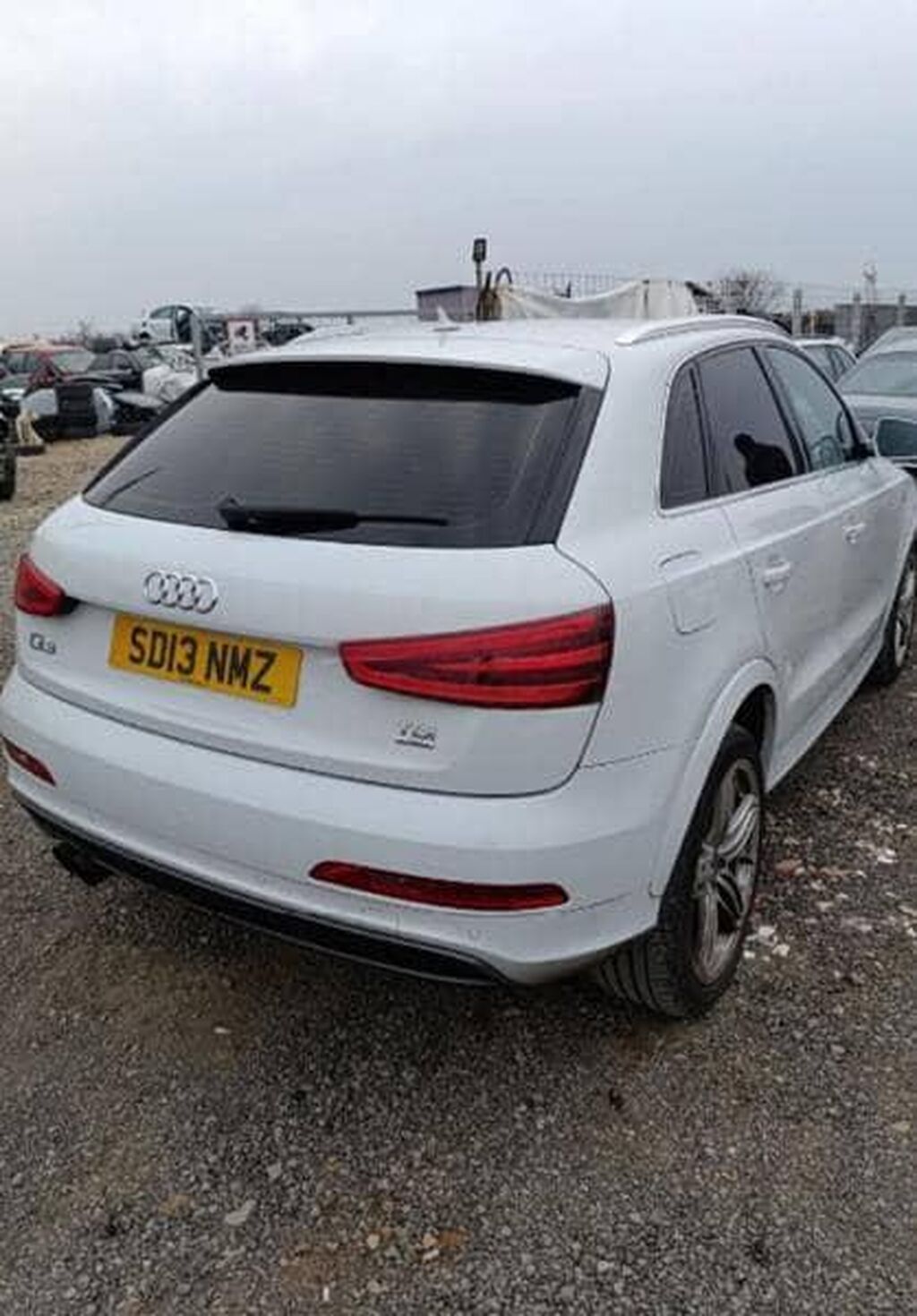 BRANIK ZA AUDI Q3 OD 2011. DO 2015. GOD. | zadnji branik s line audi