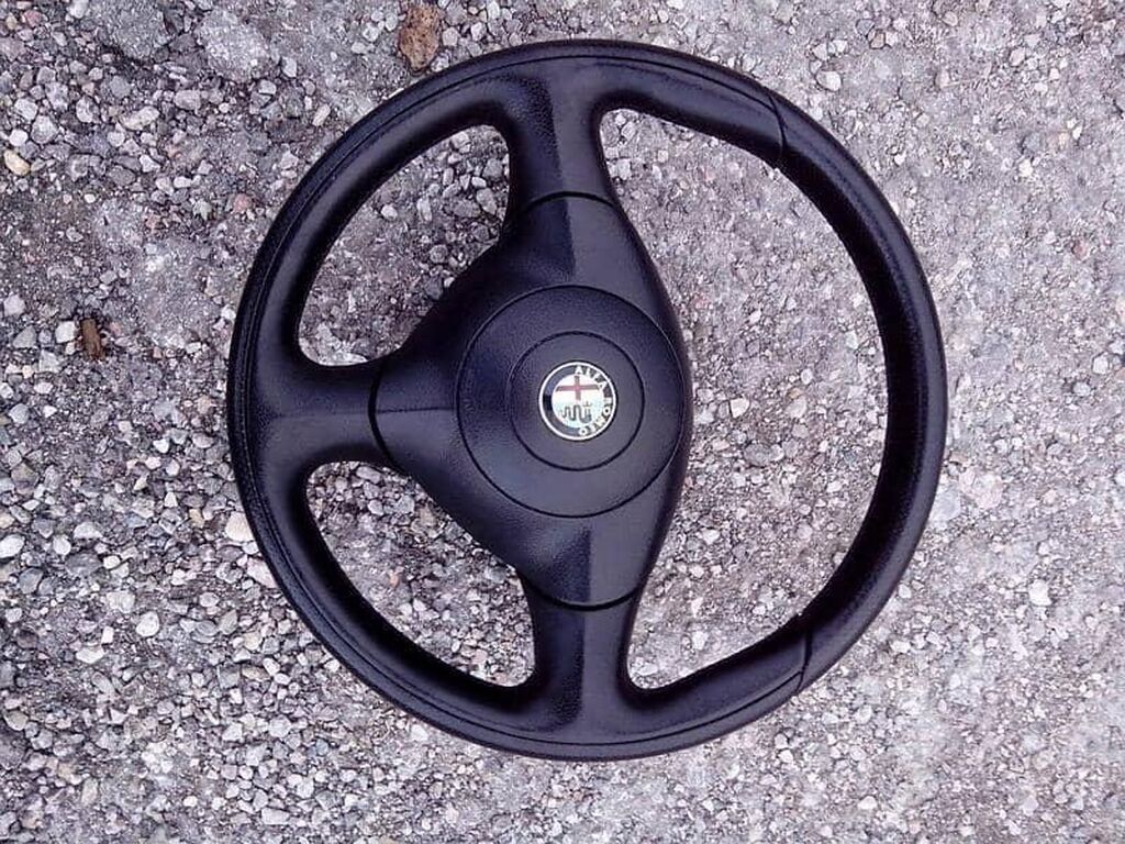 VOLAN ZA ALFA ROMEO 147 | Dobro ocuvan volan za Alfa Romeo 147