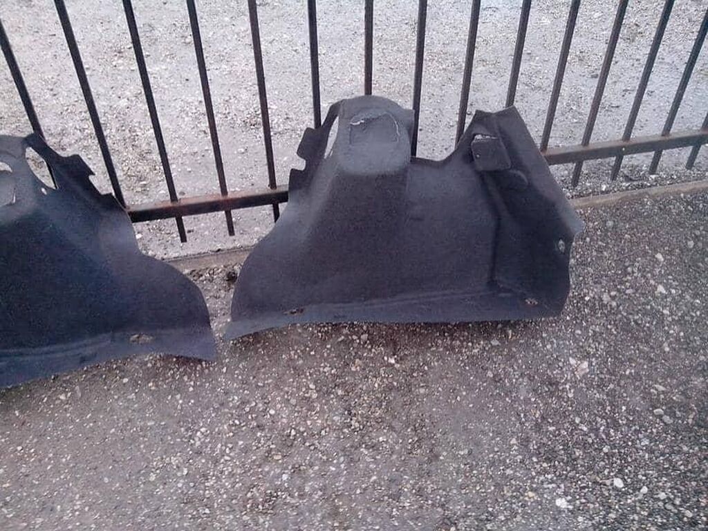 BOCNI TEPIH GEPEKA ZA ALFA ROMEO 147 | Dobro ocuvane bocne obloge u