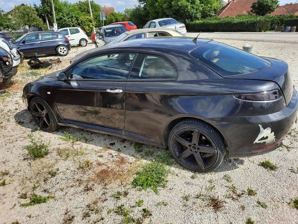 ALFA ROMEO GT - KOMPLETAN AUTO U DELOVIMA | Polovni delovi za Alfa