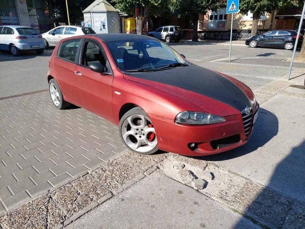 ALFA ROMEO 147 - KOMPLETAN AUTO U DELOVIMA |