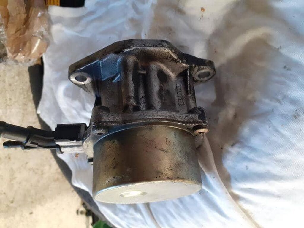 VAKUM ZA VOLVO V40 OD 1996. DO 2004. GOD. | vakum pumpa za volvo v