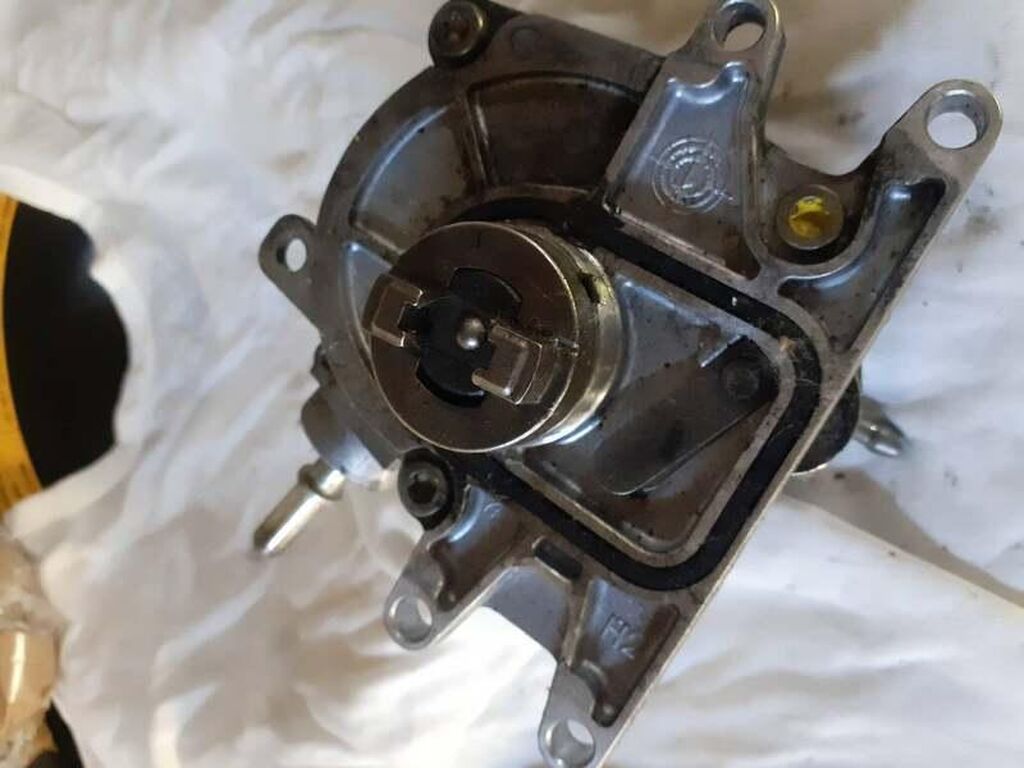 VAKUM PUMPA ZA OPEL VECTRA C OD 2001. DO 2007. GOD. | vakum pumpa za