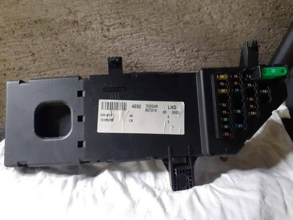 TABLA OSIGURAČA ZA OPEL VECTRA C OD 2001. DO 2007. GOD. | tabla