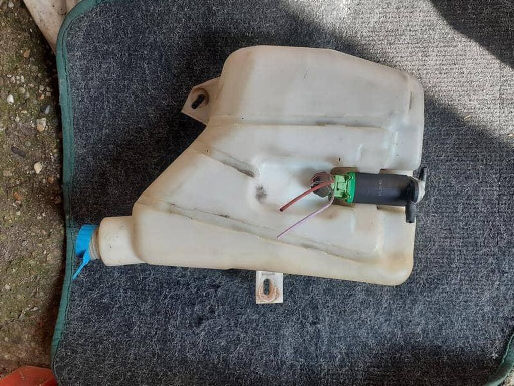 POSUDA BRISAČA ZA PEUGEOT 306 OD 1996. DO 2002. GOD. | posuda vode