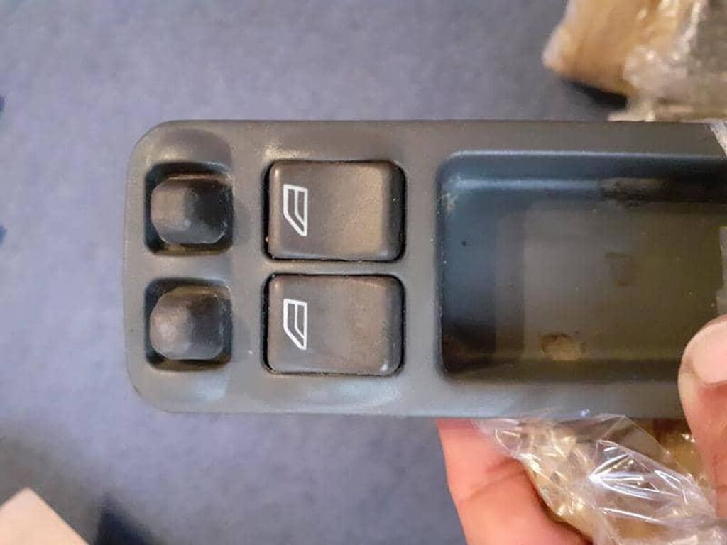 PODIZAČI STAKLA ZA VOLVO S40 OD 1996. DO 2001. GOD. | podizači