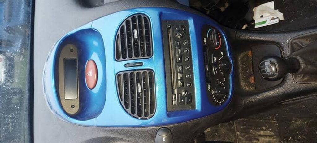 FABRICKI CD PLAYER ZA PEUGEOT 206 | imam sve delove za peugeot 206