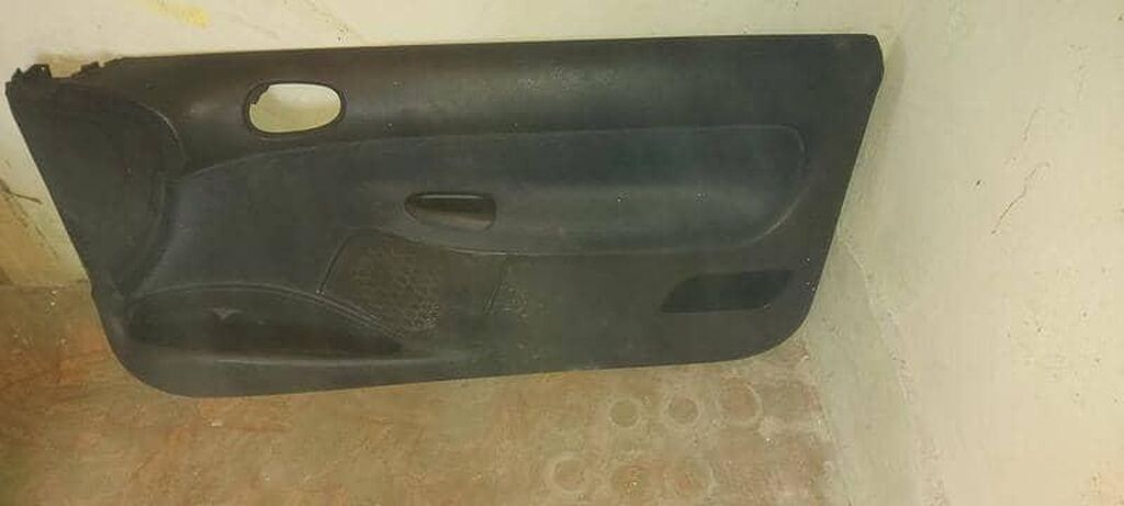 TAPACIR VRATA ZA PEUGEOT 206 | Cena je po komadu.Imam sve delove za