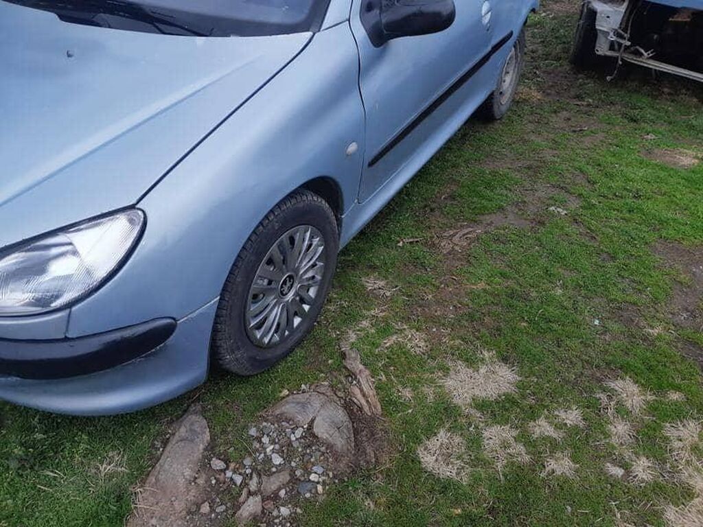 PEUGEOT 206 - KOMPLETAN AUTO U DELOVIMA | Peugeot 206 1.4