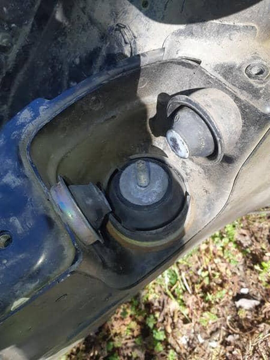NOSAČ MOTORA 1.1 BENZIN ZA PEUGEOT 206 | Vibracioni nosač motora za