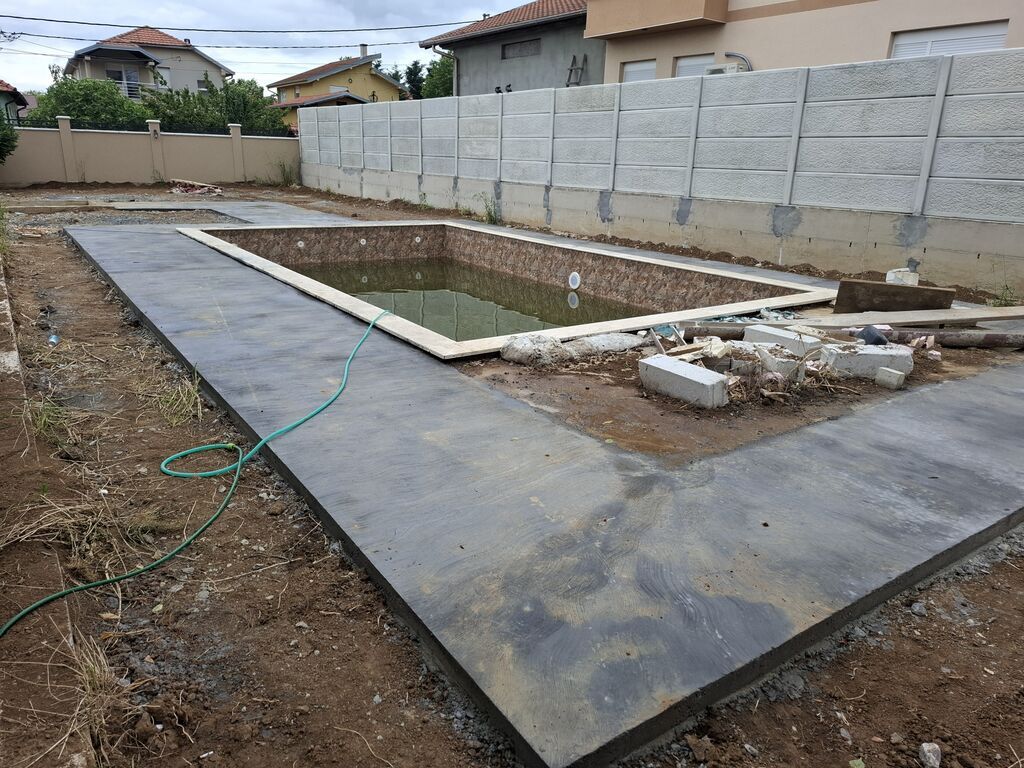 Betonske staze i plato oko bazena – usluga izrade - Izrada