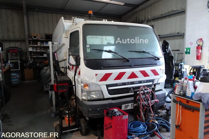 Prodaje se Mitsubishi CANTER kiper na aukciji
