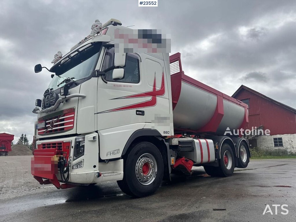 Volvo FH16 Asfaltbil - Brøyterigget og underliggende skjær kiper