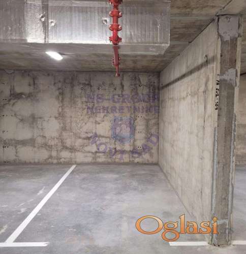 Novo naselje, parking mesto 065/448-4648