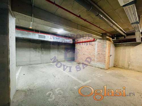 ***Garažno mesto-15m2***