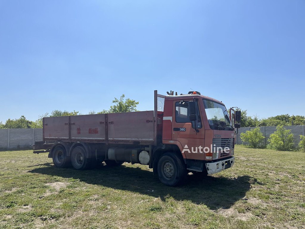 Volvo FL 12 380 kamion s ravnom platformom