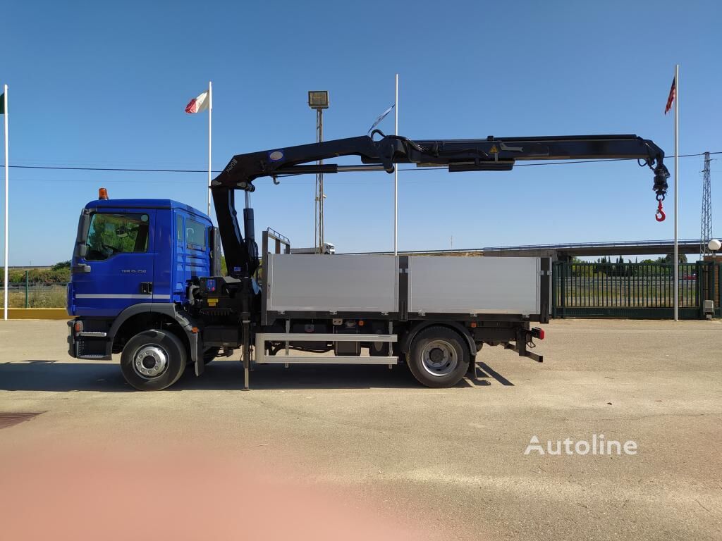 MAN TGS 18 320 kamion s ravnom platformom