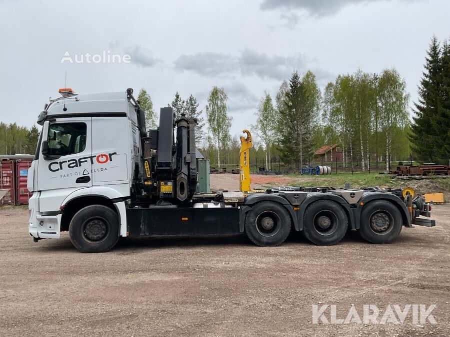 Prodaje se Mercedes-Benz Arocs kamion s ravnom platformom na aukciji