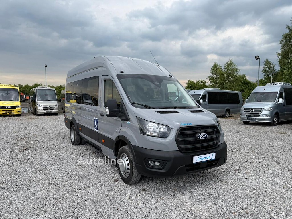 Novi Ford Transit putnički minibus