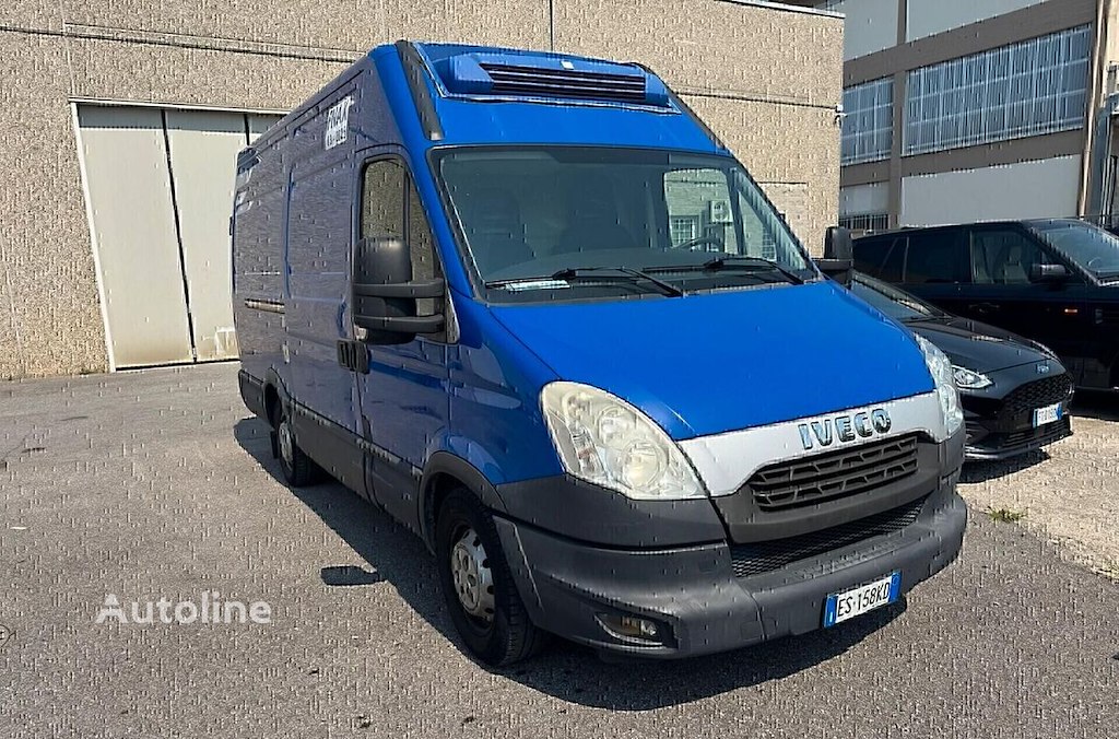 IVECO Daily minibus hladnjača