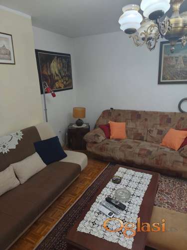 Novi Sad - Novo naselje - Seljačkih buna - trosoban stan - odmah useljivo - 500 eura