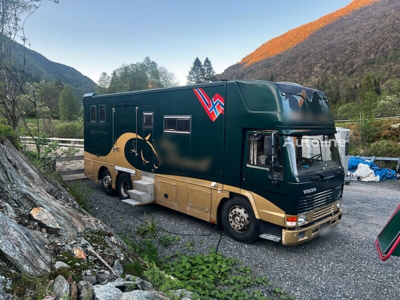 Volvo FL7 *6x2 *5 Horses + 5 Persons * Good Condition kamion za prevoz konja