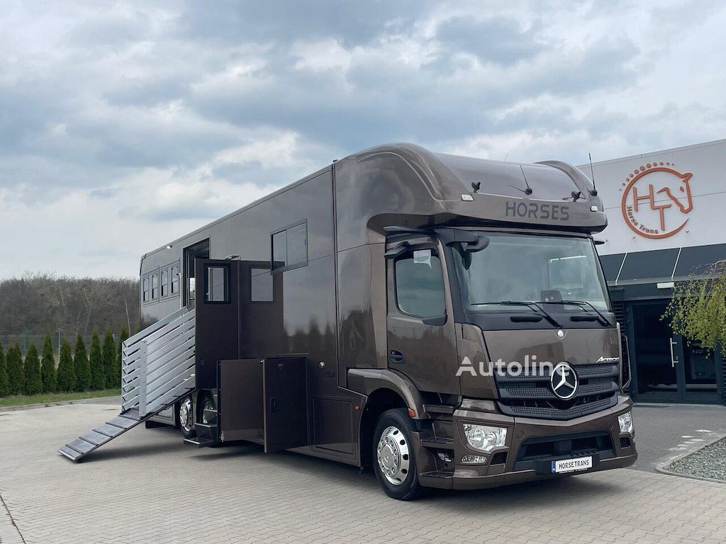Mercedes-Benz Actros kamion za prevoz konja