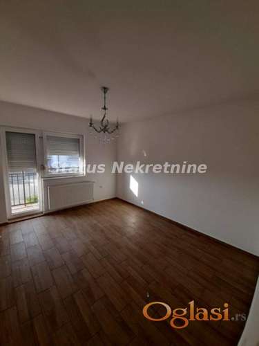 Novi Futog-Prazan Trosoban stan 70 m2 na spratu-Zakupnina 250e-potreban je Depozit-065/385 8880
