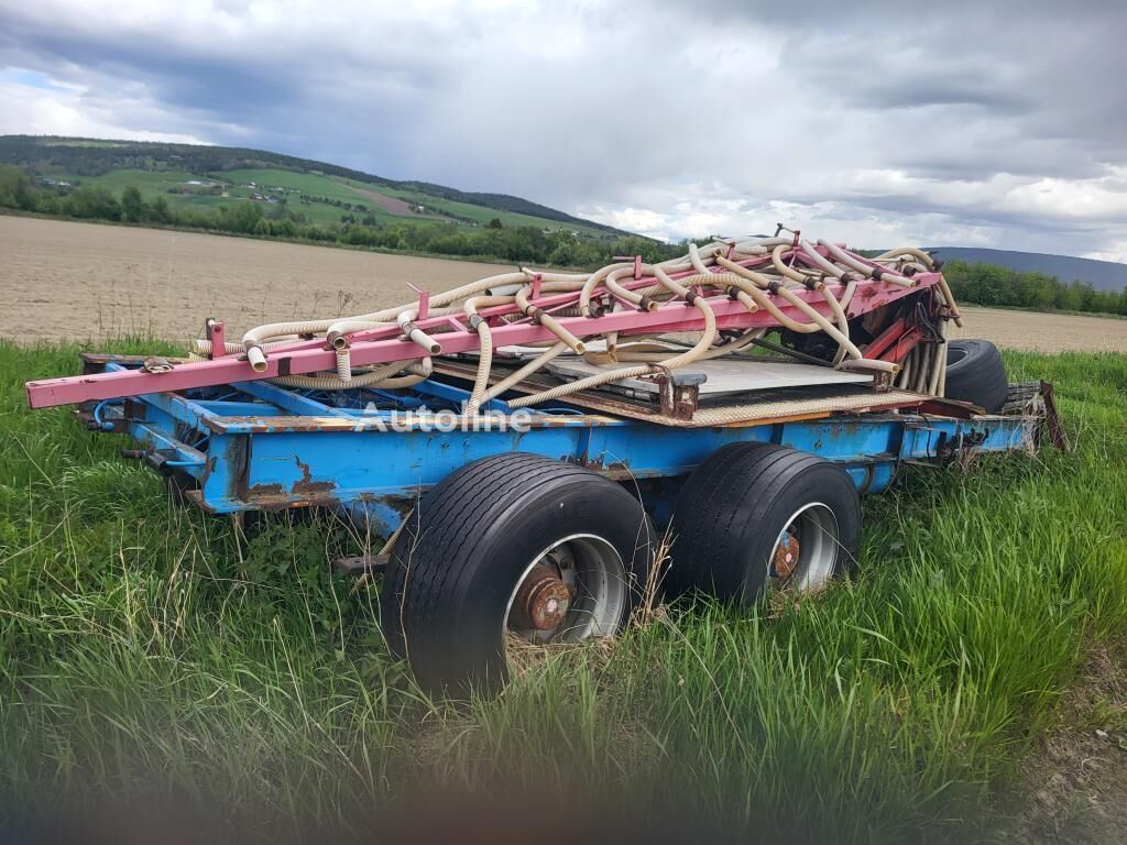 Prodaje se prikolicu šasiju na aukciji