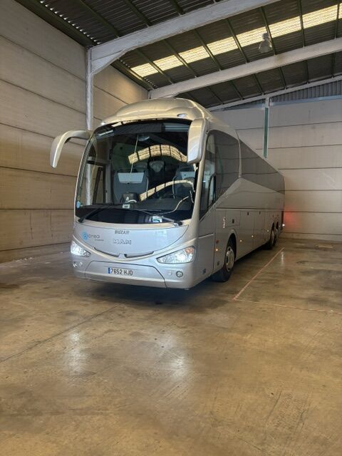 Irizar I6 turistički autobus