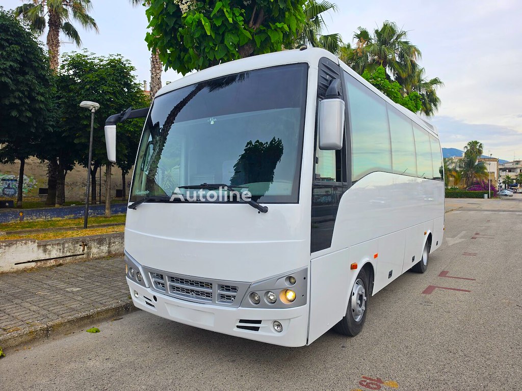 Isuzu TURQUOISE turistički autobus