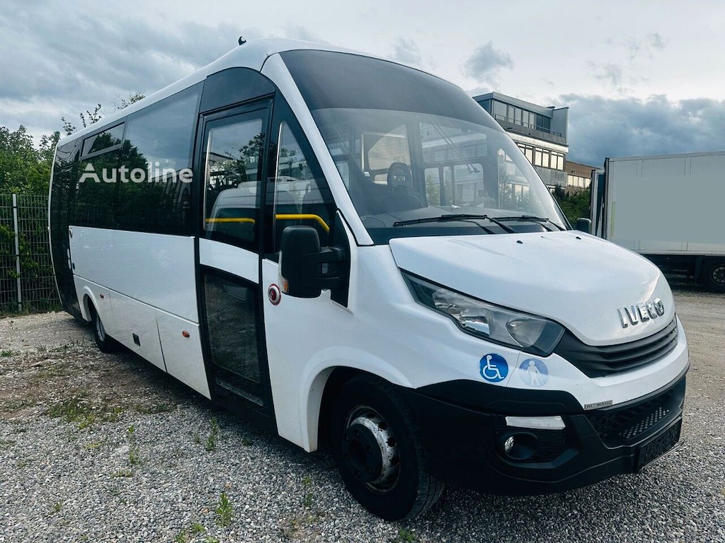 IVECO Rosero First prigradski autobus
