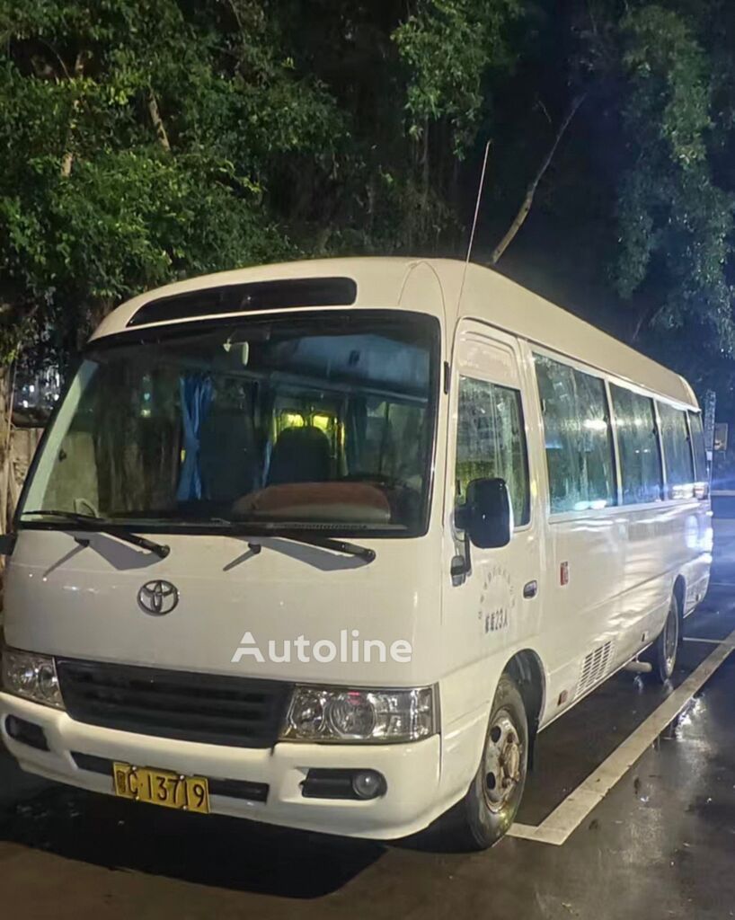 Toyota Coaster prigradski autobus