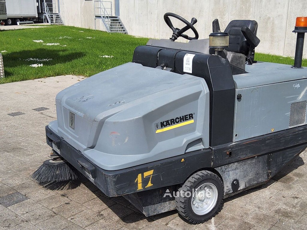 Izdajem Kärcher KM 130/300 RLPG vozilo za čišćenje ulica
