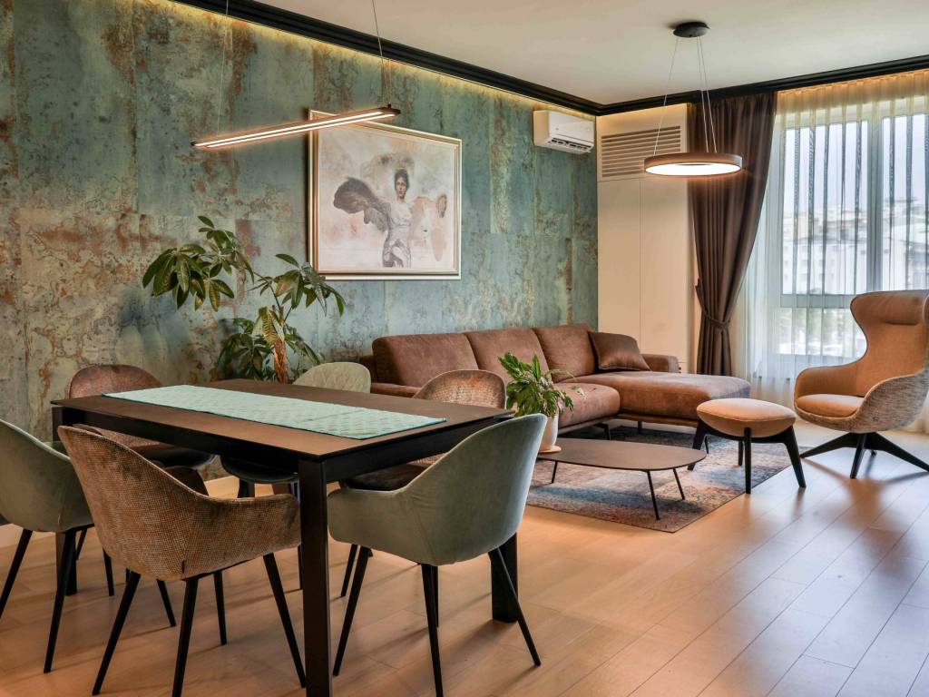 Četvorosobni stan Ulica Hercegovacka 13A, Savamala, Beograd