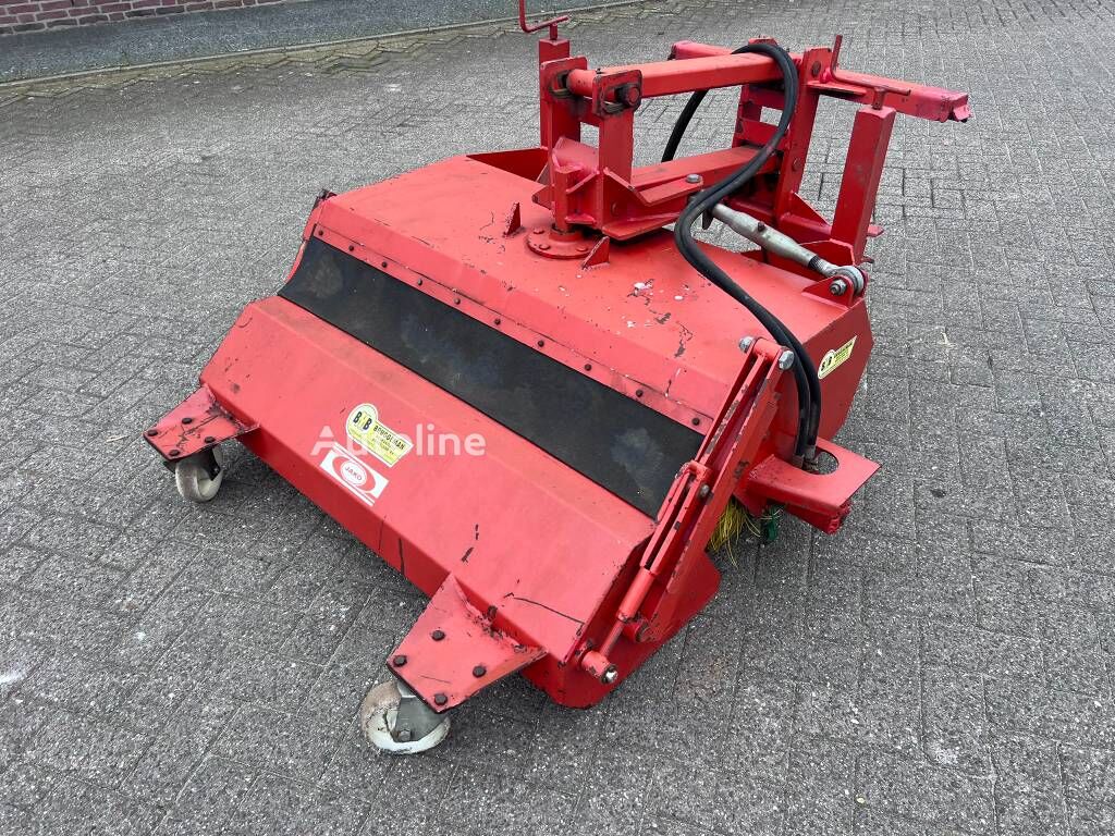 Jako 120 veegmachine vučeni čistač puteva