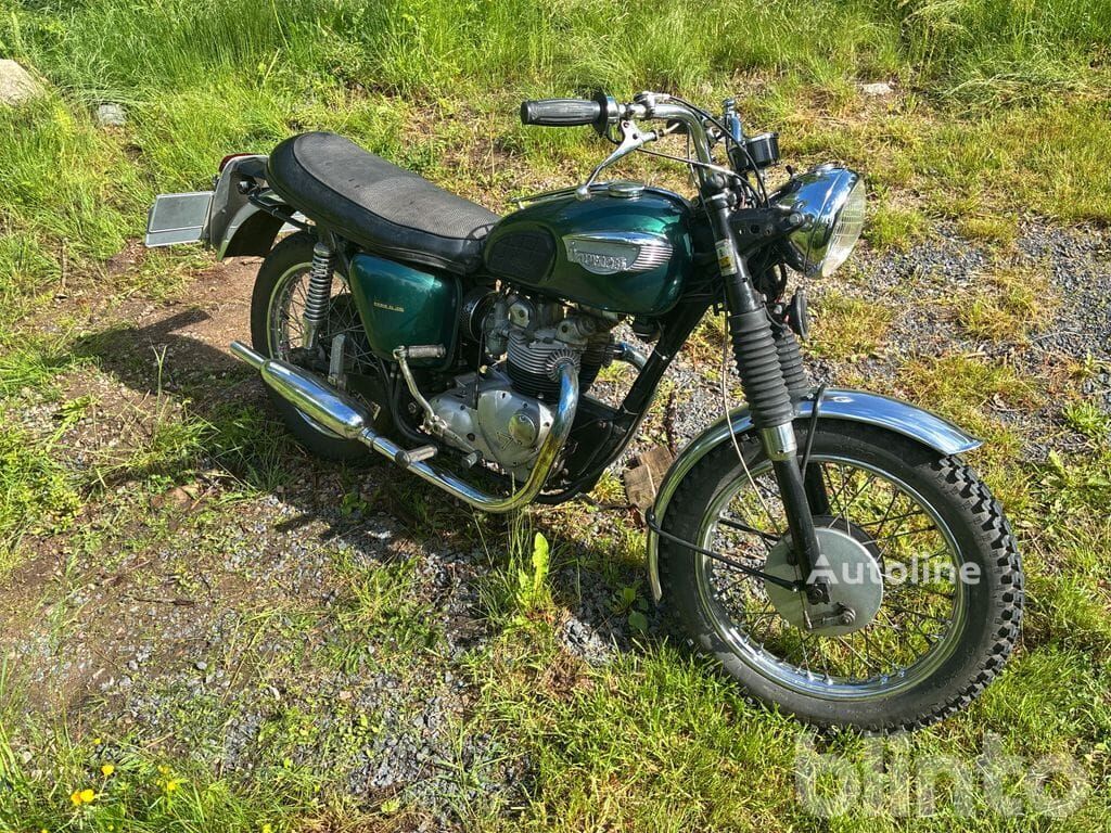Prodaje se Triumph T100 S motocikl na aukciji