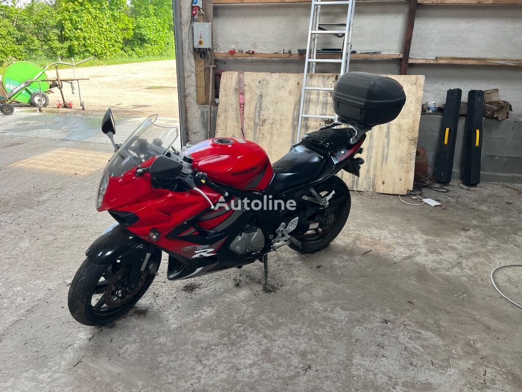 Prodaje se Hyosung GT 650 R motocikl na aukciji