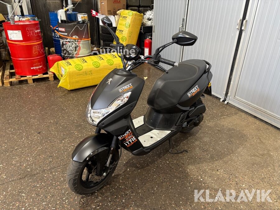 Prodaje se Peugeot Street Zone motocikl na aukciji