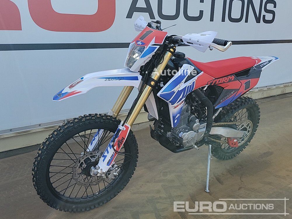 Prodaje se Apollo Storm motocikl na aukciji