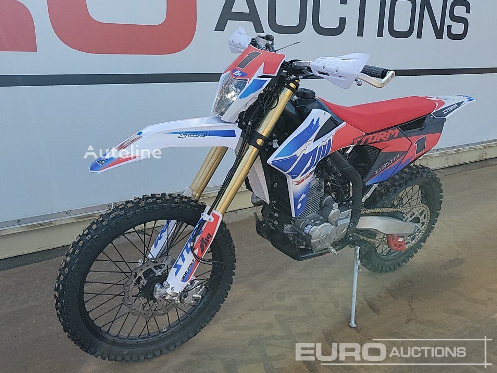 Prodaje se Apollo Storm motocikl na aukciji