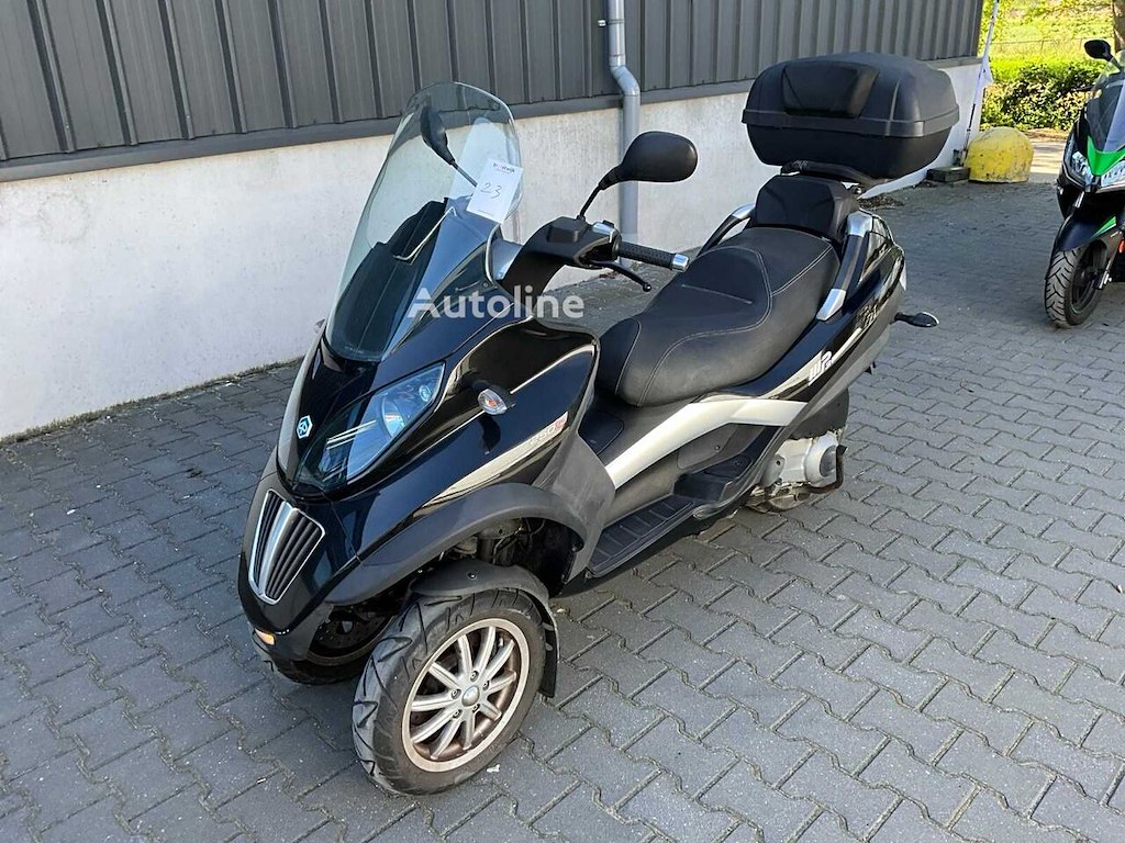 Prodaje se Piaggio MP3 LT 250 ie skuter na aukciji