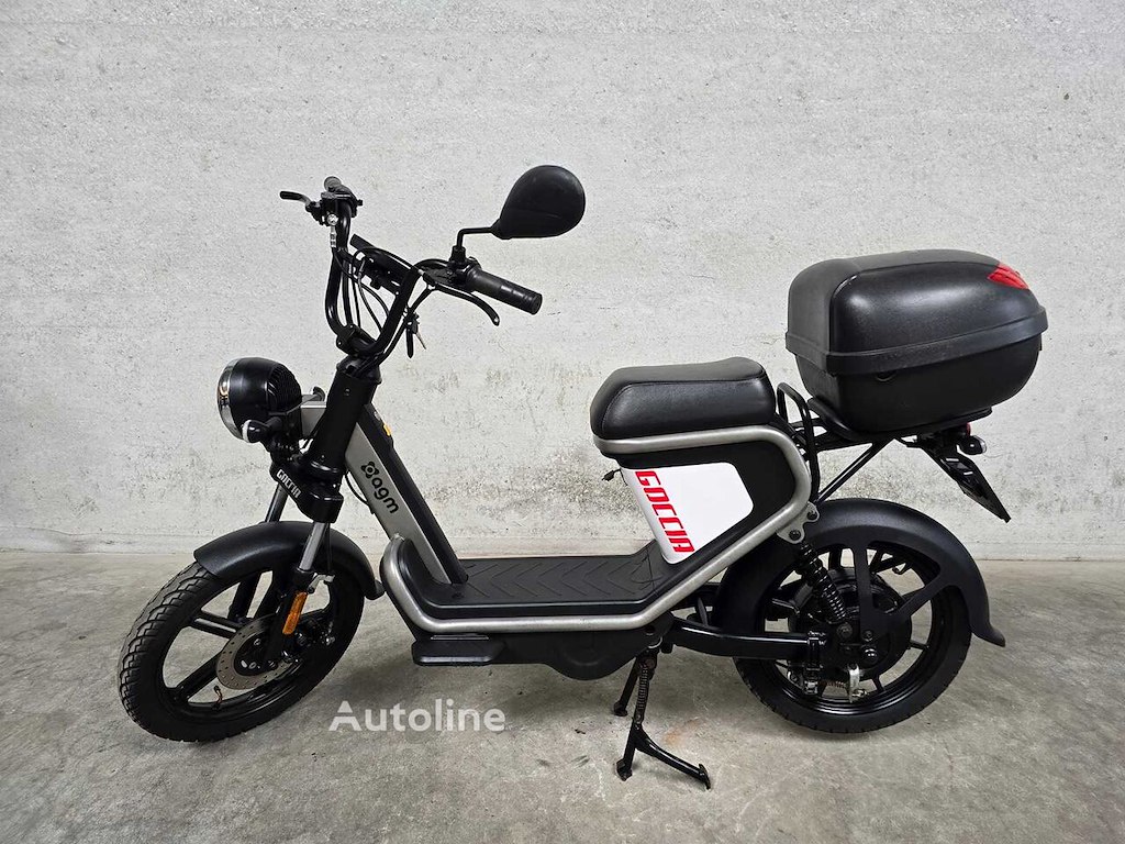 Prodaje se AGM Snorscooter moped na aukciji