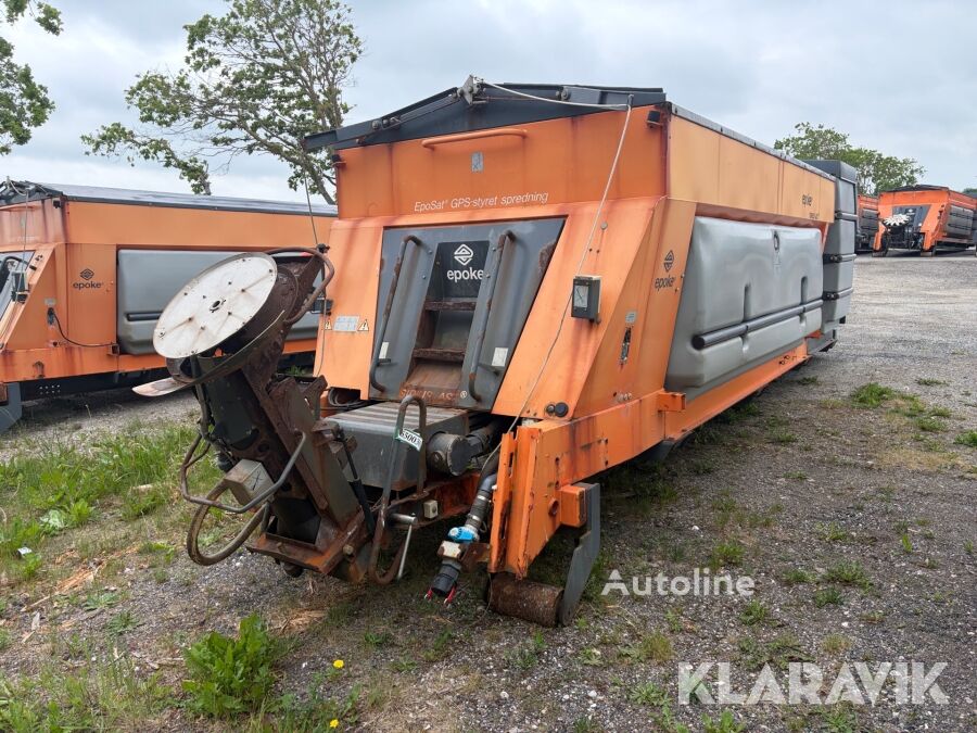 Prodaje se Epoke SH3800 med 2500l tank nošeni rasipač peska na aukciji