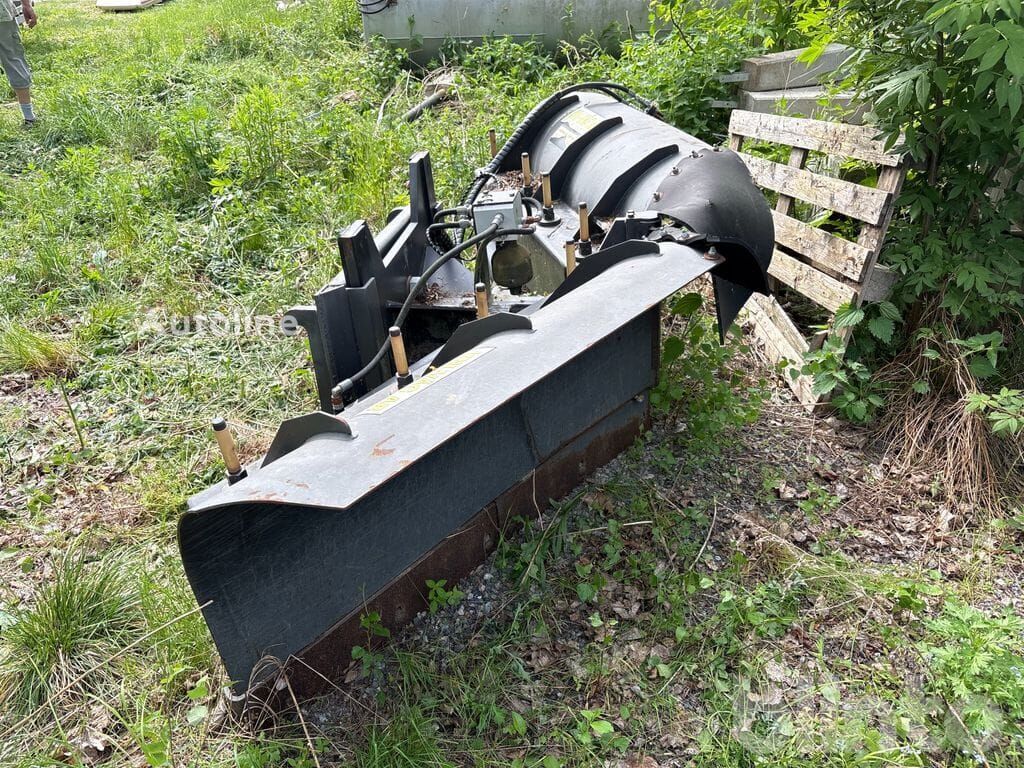Prodaje se Uni-Väg UV-280 raonik za sneg na aukciji