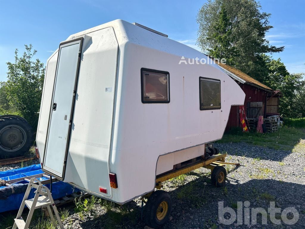 Prodaje se hardtop za pikap na aukciji