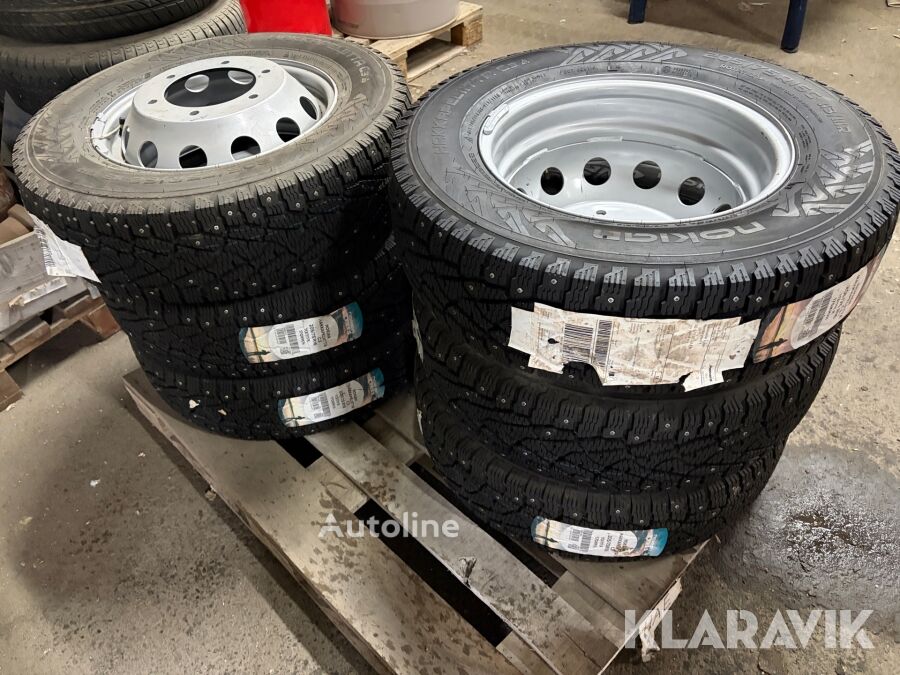 Prodaje se Nokian 205/75R16C gumu za kamione na aukciji